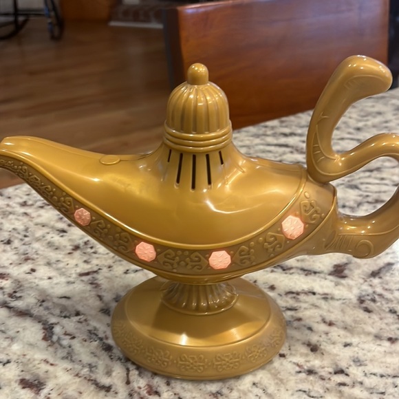 Disney | Toys | Disneys Aladdin Magic Lamp Talking Sound And Lights ...